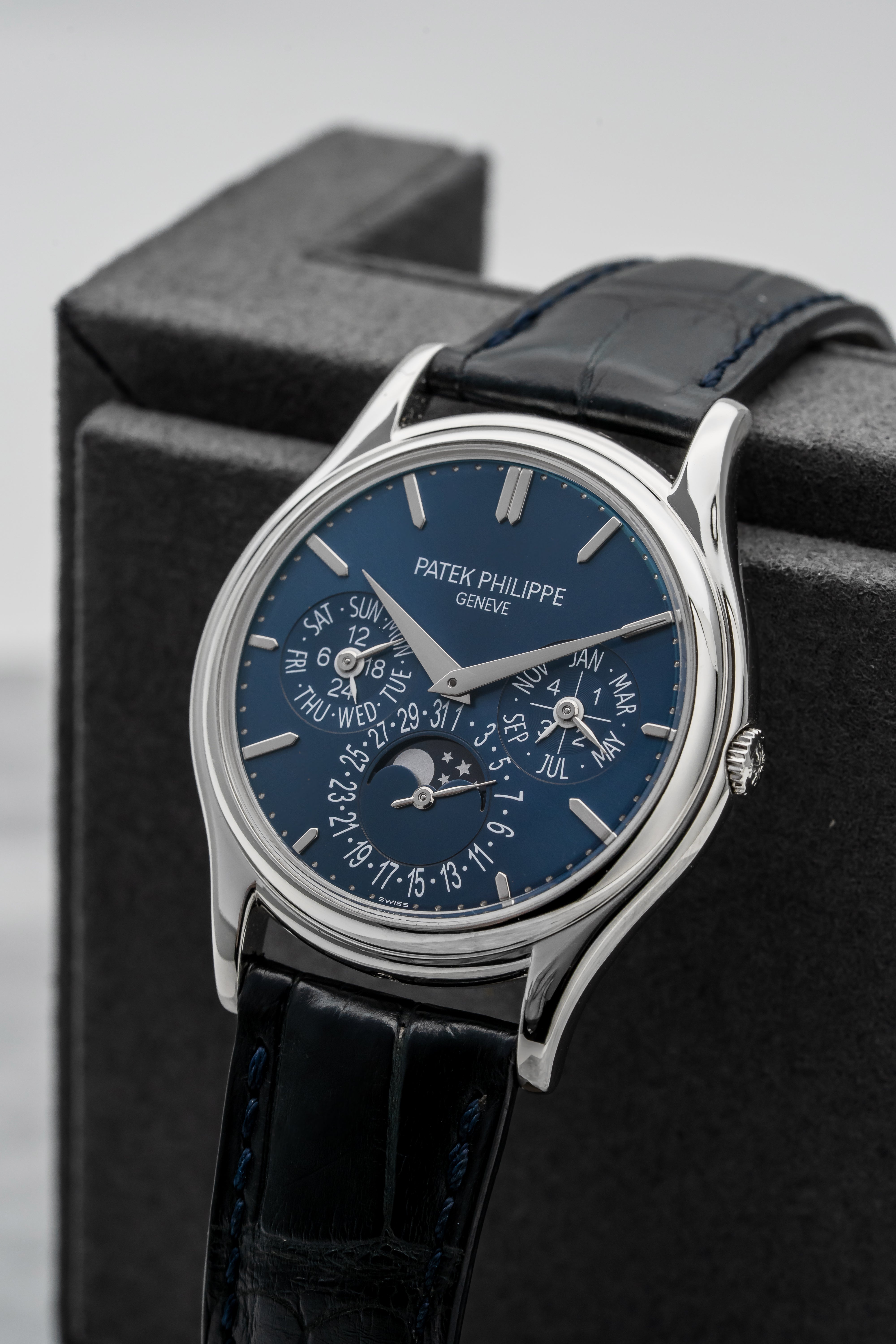 TimeTells: Exclusive Luxury Watches Curated for Enthusiasts